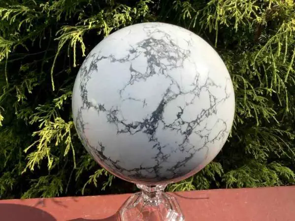 Howlite: The Only Guide You Need - Gemstonist