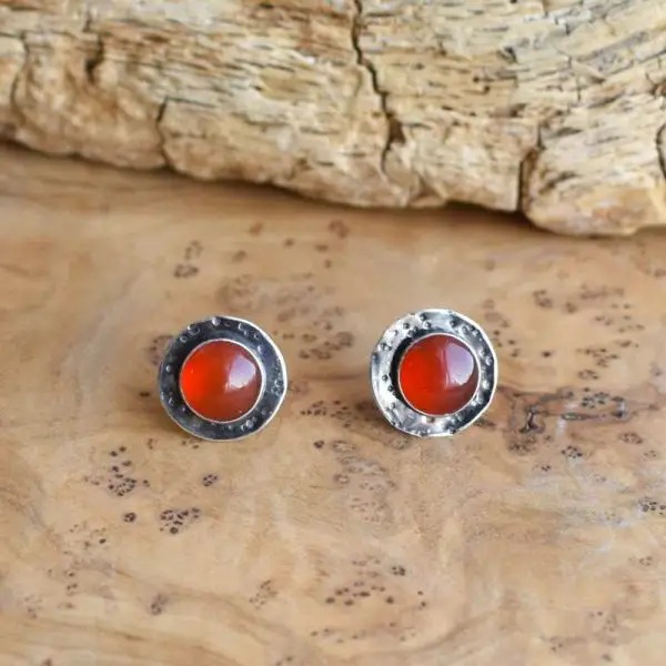 Red Agate: The Ultimate Guide to Meaning, Properties, Uses - Gemstonist