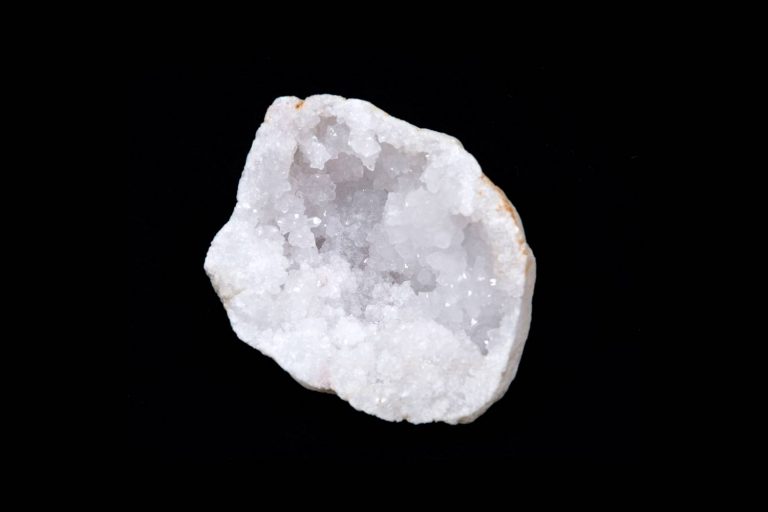 Druzy Quartz: The Only Guide You Need - Gemstonist