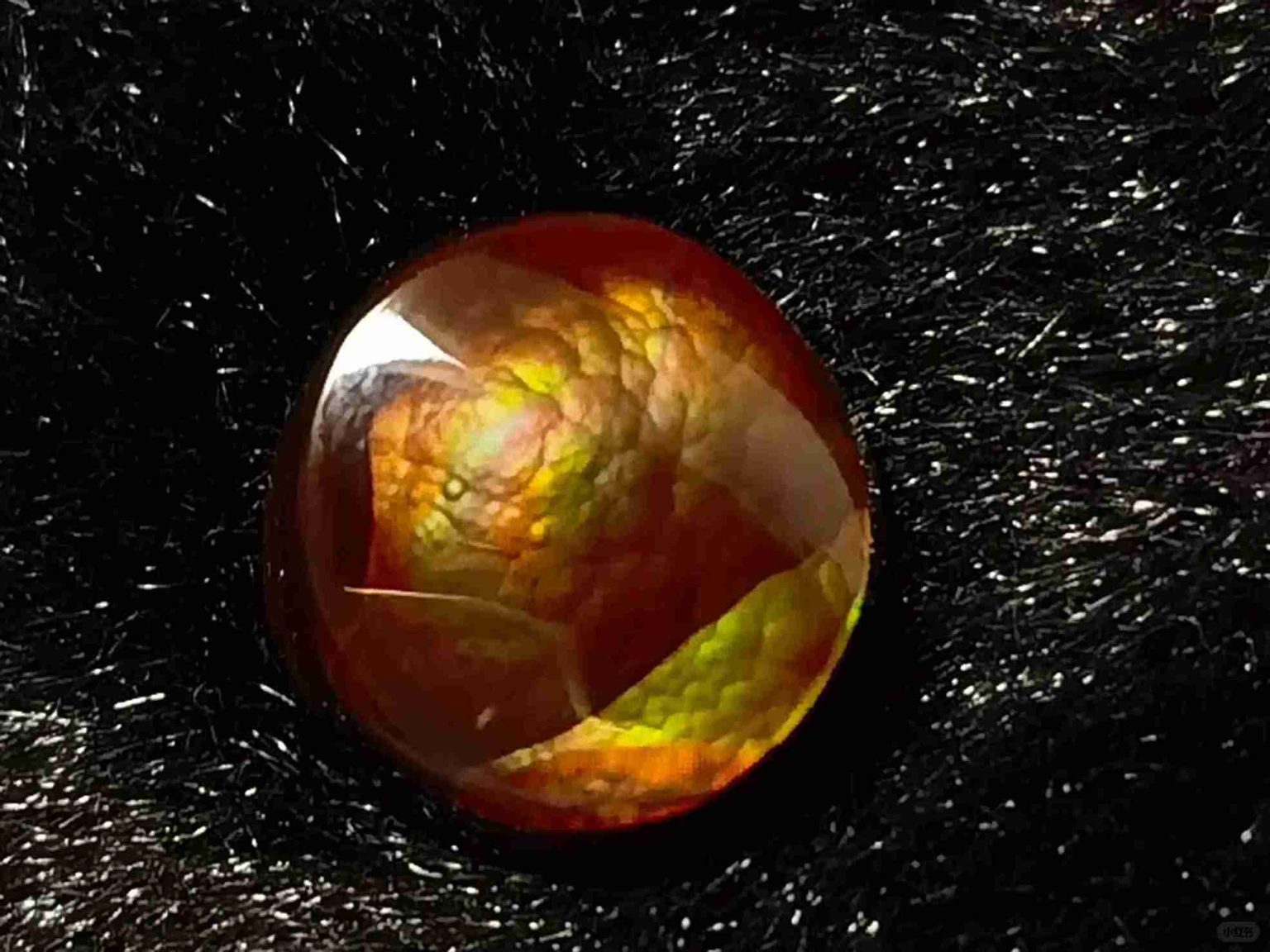 Fire Agate: Meaning, Properties & Uses - Gemstonist